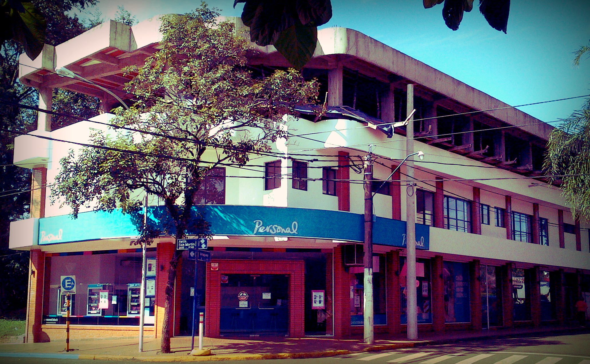 Alquilo Local Comercial Céntrico, en Puerto Rico - $20.000 ARS