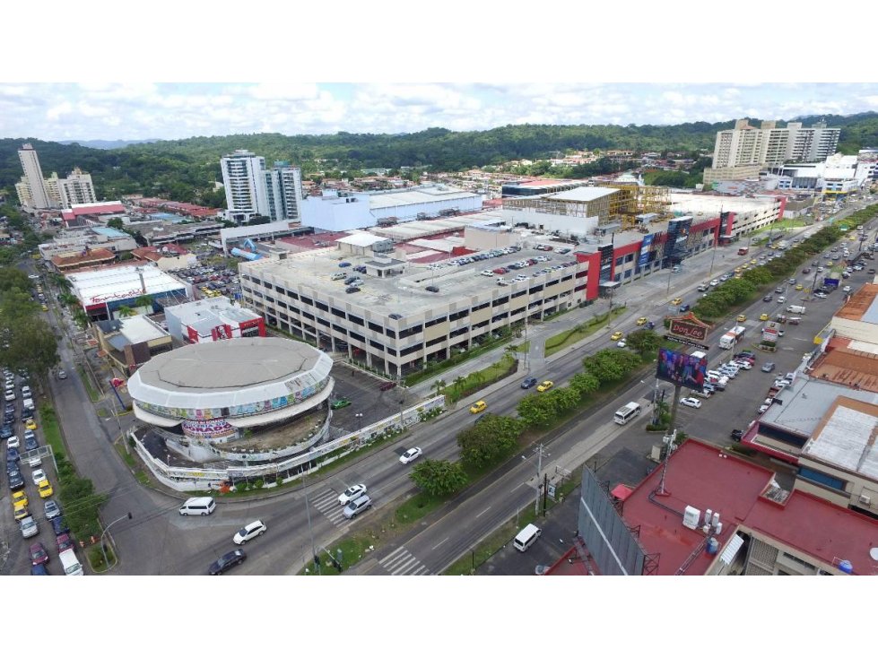 SE VENDE O ALQUILA LOCAL EN EL DORADO MALL 4826DM - US$1,380,000 USD