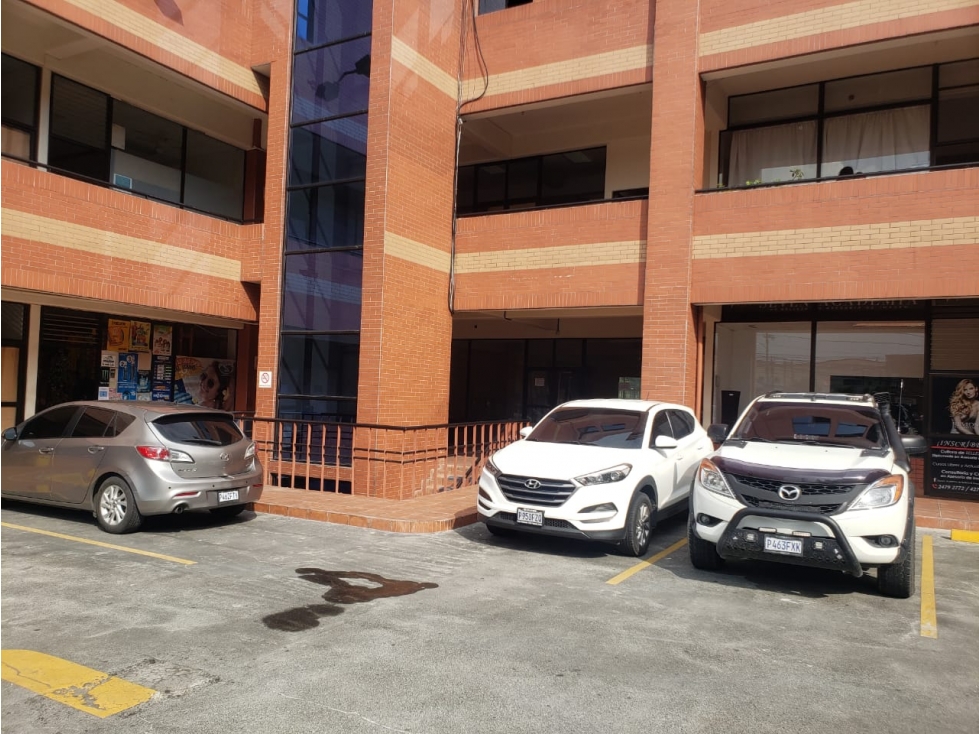 Local en Renta en Plaza Grecia Zona 12 - Q22,000 GTQ