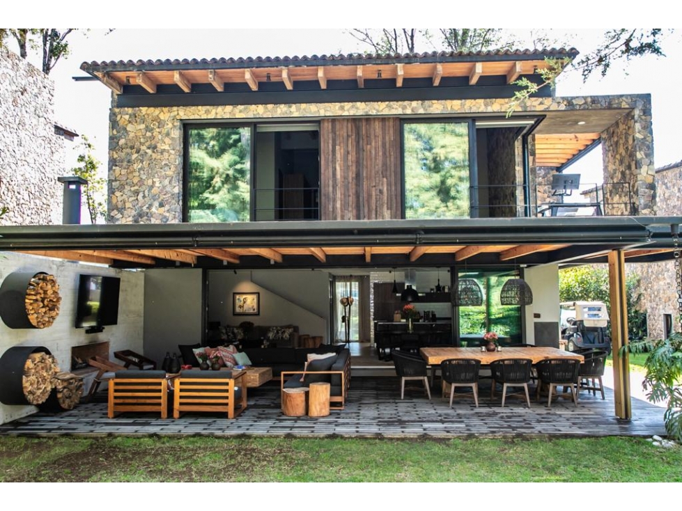 CASA EN CONDOMINIO RANCHO AVANDARO - $19,800,000 MXN