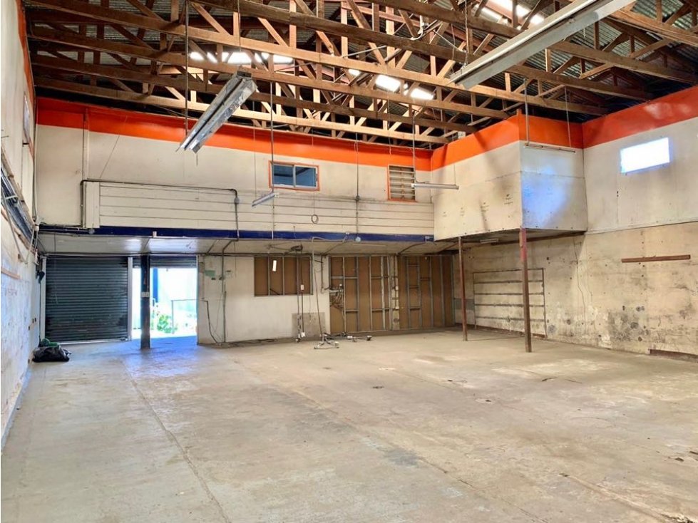 Bodega-Local Comercial para Alquiler - C 800.000 CRC